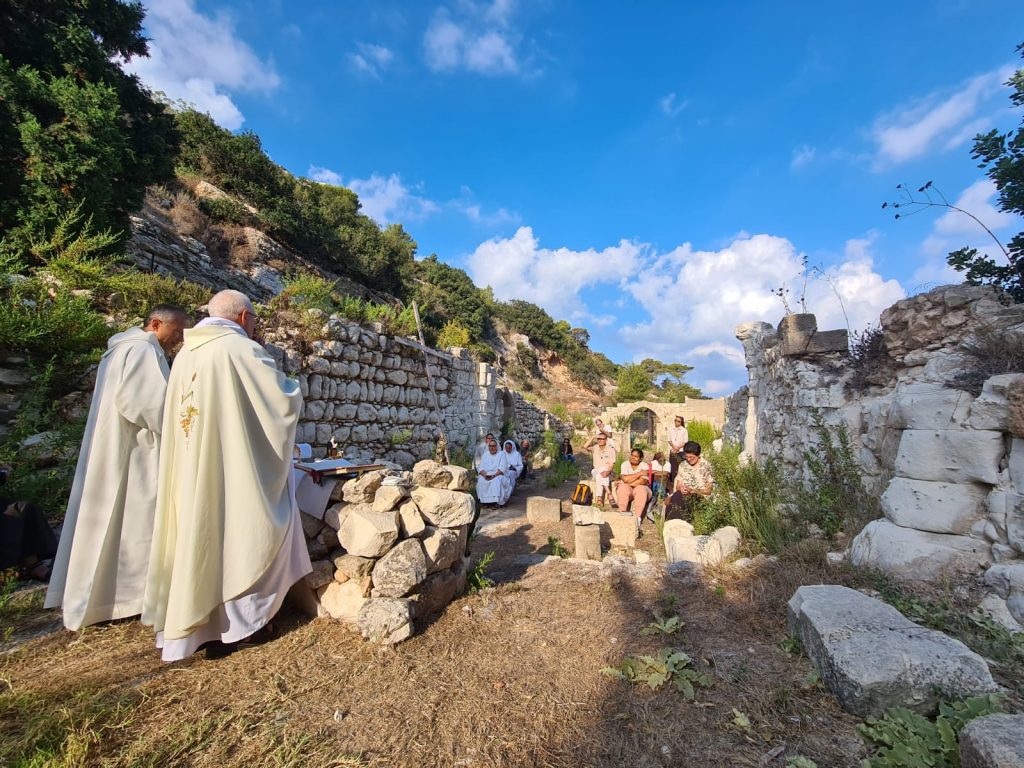 Foto 01 – Carmel Holy Land